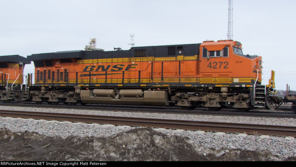 BNSF 4272